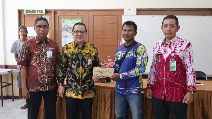 Bank Kalsel Sumbang Rp13 Juta Untuk Warga Kebakaran di Kelayan Besar 2 ...