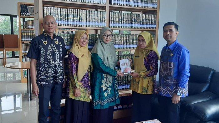 Dispersip Kalsel Sosialisasikan UU KCKR di Kotabaru - Banjarmasinpost.co.id