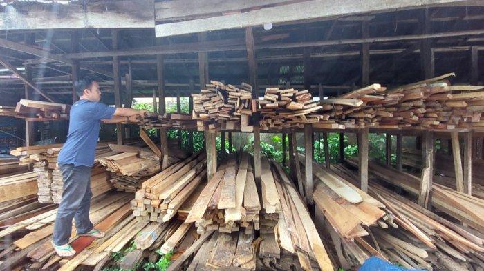 Harga Kayu Ulin Olahan di Tanahlaut Naik Signifikan, Satu Kubik Jadi ...