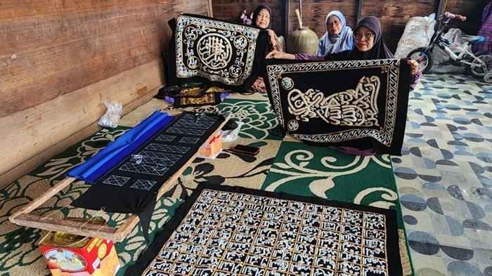 Berusia 65 Tahun, Perempuan Desa Mekar Martapura Timur Banjar Ini Terus ...