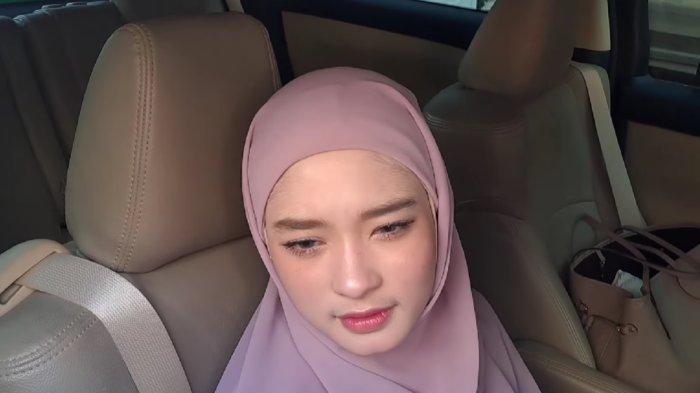 Inara Rusli Pamer Foto Terlihat Tanpa Hijab, Janda Virgoun Langsung Ramai Hujatan ...