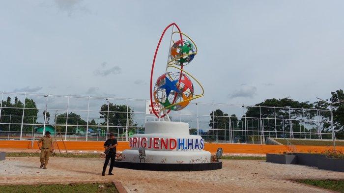 Wisata Kalsel - Landmark Bersimbol Bola di Pintu Masuk RTH Brigjen H ...