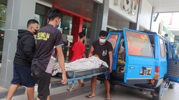 Pria Tewas Saat Pasang Kanopi di Jalan Sultan Adam Banjarmasin, Diduga ...