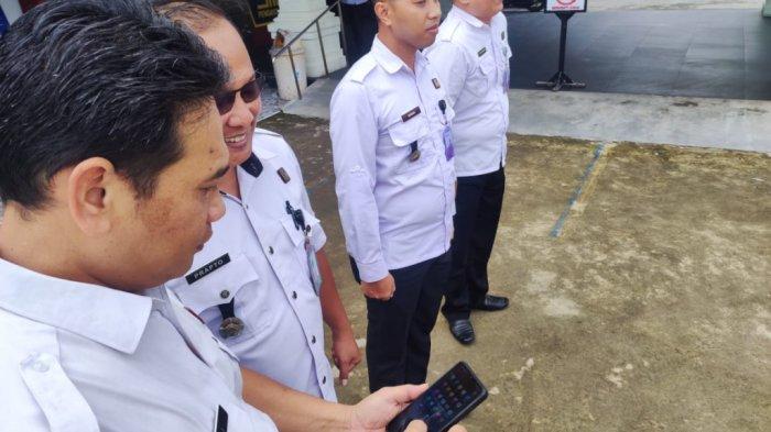 Tetiba Kalapas Amuntai Periksa Handphone Pegawai, Terungkap Ternyata Ini Sebabnya ...