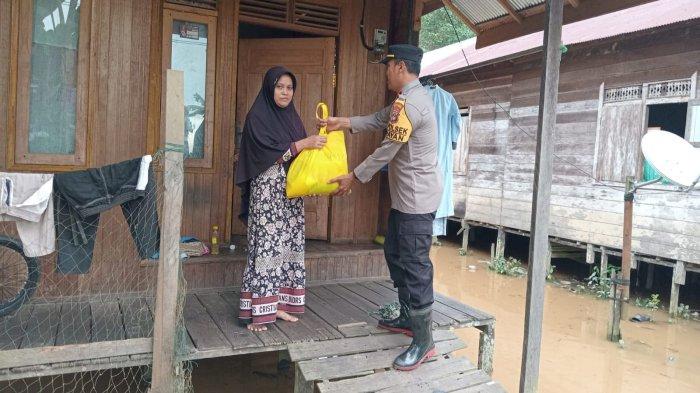 Banjir di Desa Baru Balangan Mulai Surut, Warga Terdampak Dapat Bantuan ...