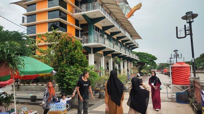 Demi Genjot PAD, PKL Siring Menara Pandang Banjarmasin Bakal Ditarik Sewa - Banjarmasinpost.co.id