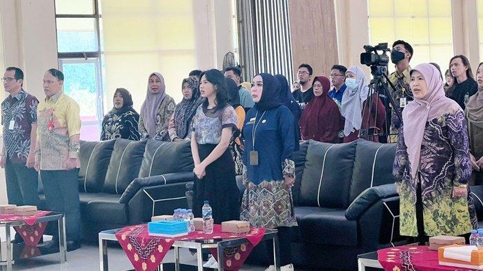 Penulis Buku Mencari Saranjana Hadiri Acara Dispersip Kalsel, Gusti ...