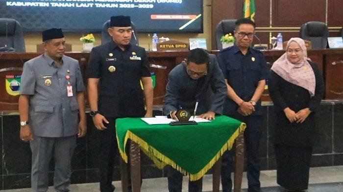 Gelar Paripurna Ranwal RPJMD 2025-2029, Pimpinan DPRD Tala Bersama Bupati Teken Nota Kesepakatan ...