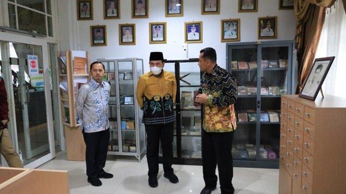 Ombudsman RI Kunjungi Perpustakaan Palnam, Najih: Layanan Terus ...