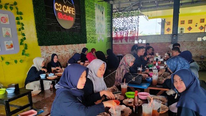 Kuliner Kalsel - C2 Cafe di Marabahan, Berbagai Kudapan Temani Saat ...