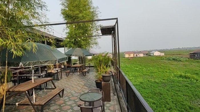 Kuliner Kalsel - Menikmati Pemandangan Alam Indah dari Lantai Atas Cafe ...
