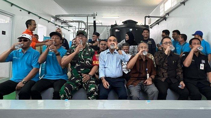 Terima Manfaat Potable Water Andaru, Warga Angsana Tanbu Bisa Konsumsi Air dari Lubang Eks ...