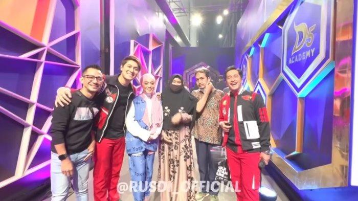 Reaksi Lesti Kejora dan Rizky Billar Didatangi Fans Asal Malaysia, Jauh ...