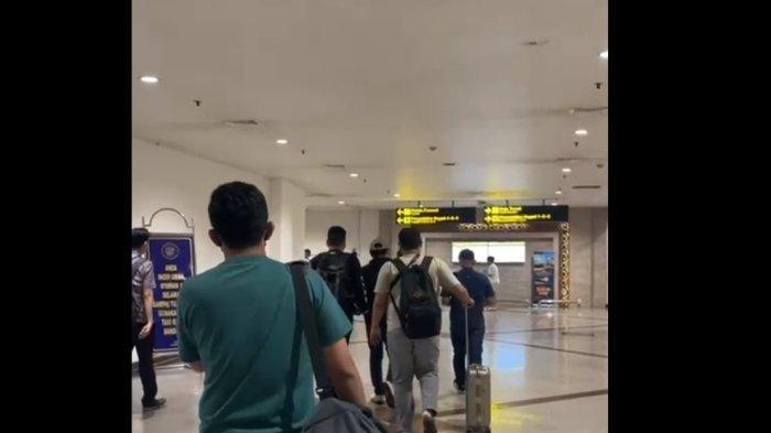 Viral Video Mardani H Maming Terlihat di Bandara Syamsudin Noor, Ini ...