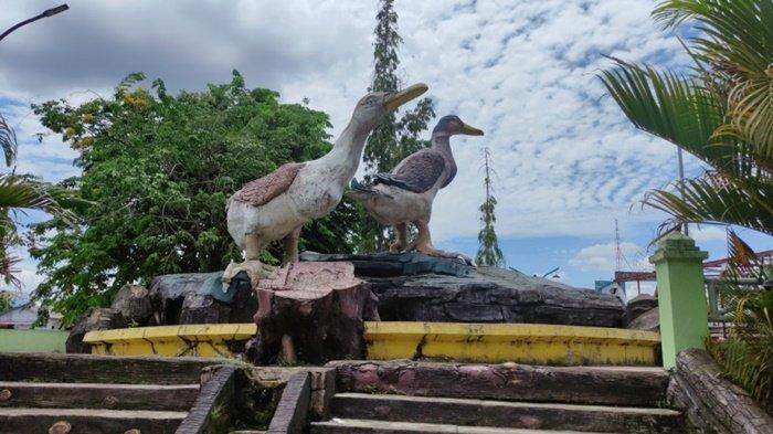 Wisata Kalsel : Berada di Pusat Kota, Begini Penampakan Maskot ...