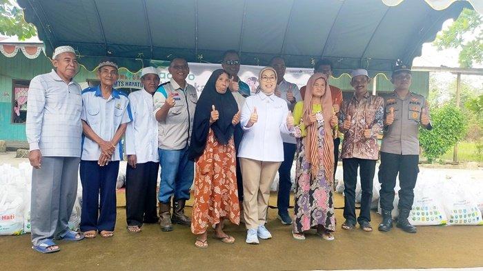 Desa Hukai Terima Bantuan Sembako dari YABN - Banjarmasinpost.co.id