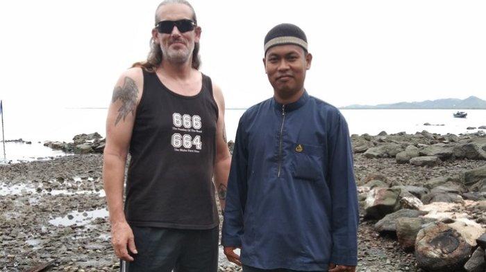 Wisata Kalsel : Kunjungi Pulau Datu Kabupaten Tanahlaut, Turis Asing ...