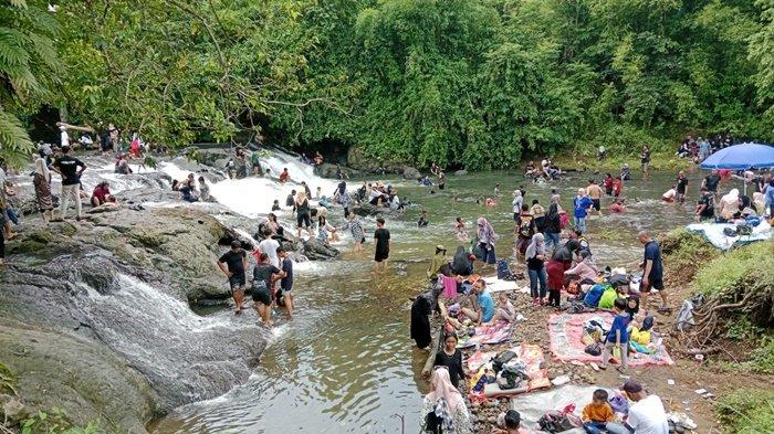 Wisata Kalsel : Tahun Baru 2024 Pengunjung Jeram Alam Roh 17 Membeludak ...