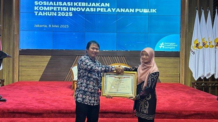 RSUD Hasan Basry Kandangan Raih Penghargaan Pelayanan Publik, Dirut ...