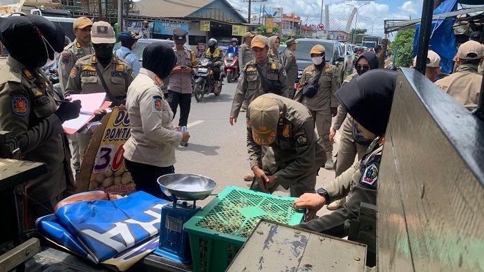 PKL di Jalan Trans Kalimantan Handil Bakti Batola Ditertibkan, Satpol ...