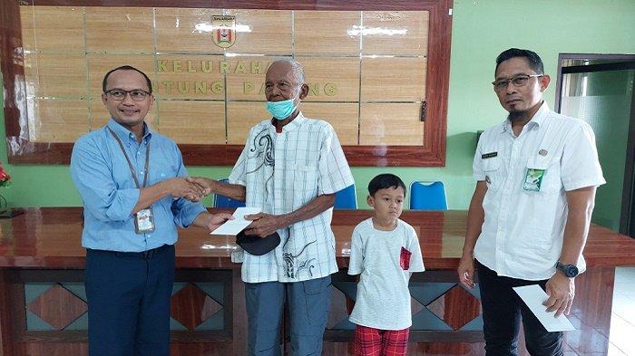 PT Pamapersada Nusantara Distrik BBSO Beri Tali Asih kepada Yatim Piatu ...