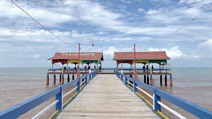 Wisata Kalsel : Melancong ke Pantai Asmara Tanahlaut Kalsel, Kini Ada ...