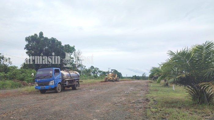 Proyek Jalan di Depan Kantor Bupati Tanah Bumbu Kalsel Mulai Dikerjakan - Banjarmasinpost.co.id