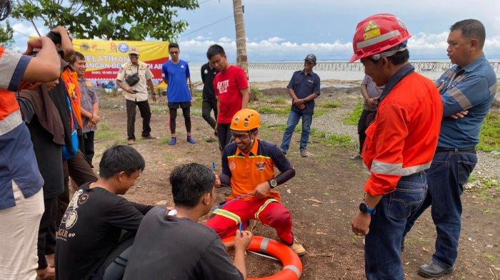 ERT Arutmin Bekali Masyarakat Pesisir Pengetahuan dan Pelatihan Seputar Tanggap Darurat ...
