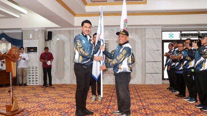 Targetkan Juara Umum, Saidi Mansyur Lepas Kontingen Porseni PGRI ...