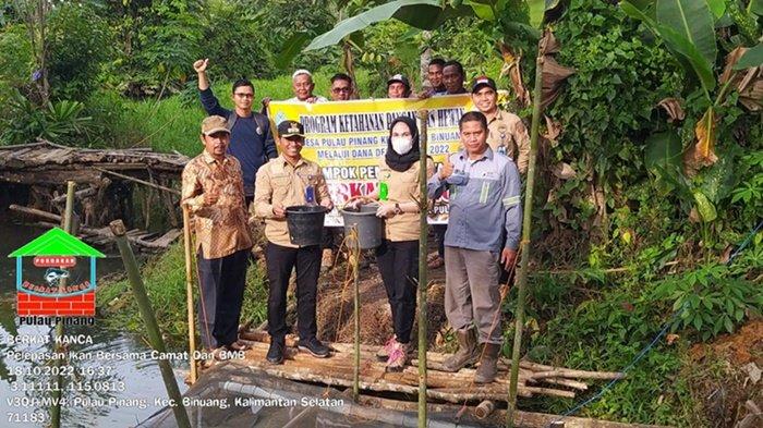 Budidaya Ikan Papuyu Dengan Sistem Kolam Apung, Desa Pulau Pinang Tapin ...