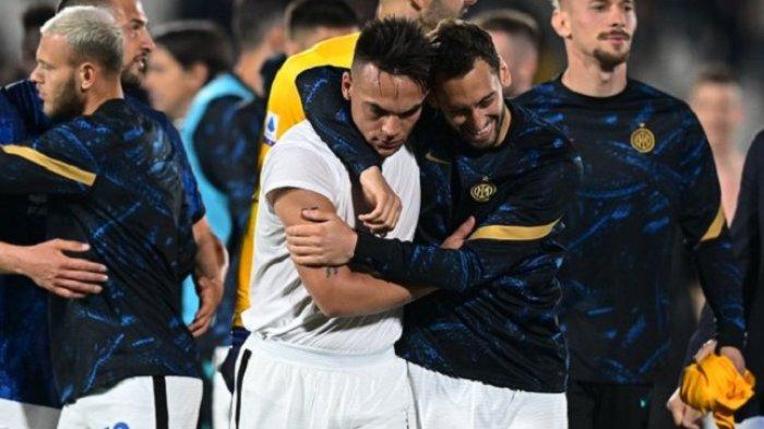 Diejek Fans AC Milan, Hakan Calhanoglu Lakukan Hal Ini dan Mampu ...