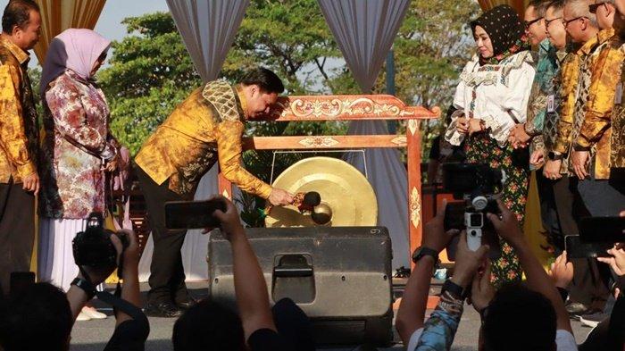 Festival Wisata Budaya Pasar Terapung Resmi Dibuka, Kenalkan Kalsel ke ...
