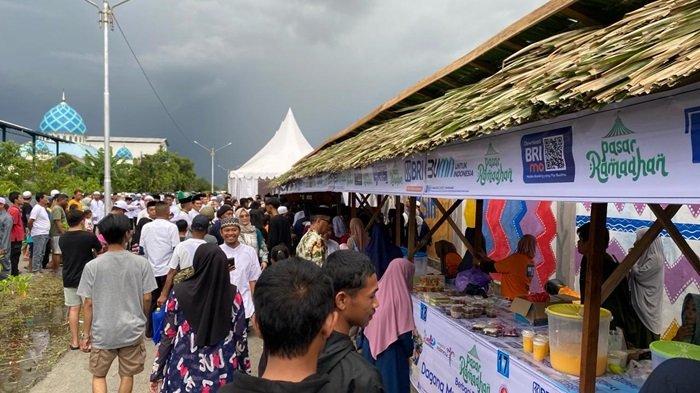 Bupati Tanah Bumbu HM Zairullah Azhar Membuka Ramadhan Cake Fair 2024 ...