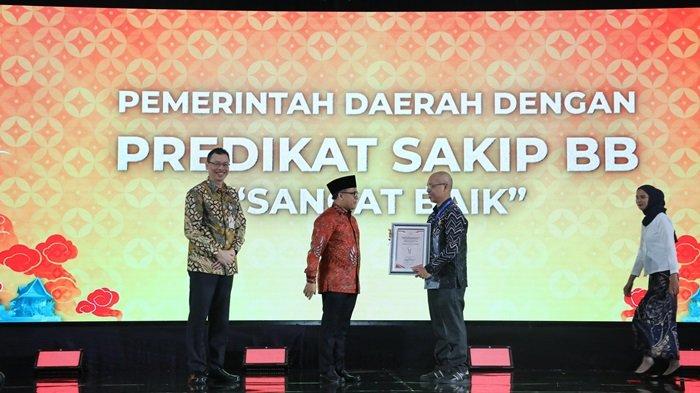 Pemkab Tapin Raih Sakip Award 2024, Tahun Depan Sekda Tapin Berharap Predikat A ...