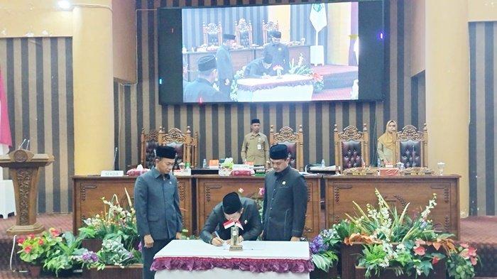 Dua Raperda Usulan Pemerintah Kabupaten Tanah Bumbu Disetujui DPRD ... Dua Raperda Usulan Pemerintah Kabupaten Tanah Bumbu Disetujui DPRD ...
