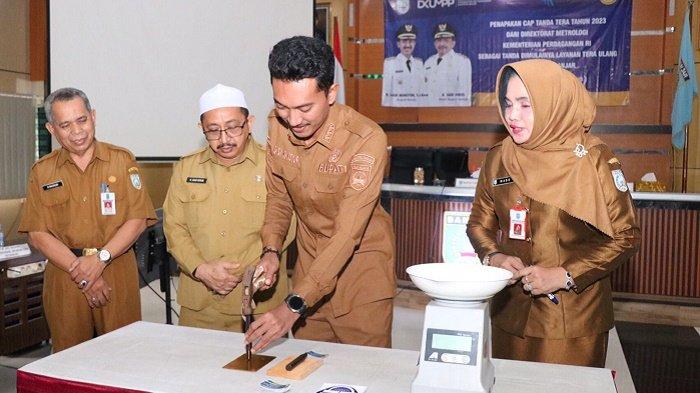 Komitmen Wujudkan Visi Agamis, Bupati Banjar Lakukan Penapakan Cap ...