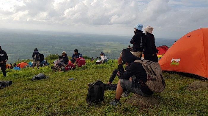 Wisata Kalsel : Savana Luas Menghijau di Gunung Birah, Zona Camping ...