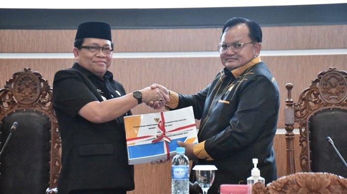 Pj Bupati Kapuas Sampaikan Raperda Pertanggungjawaban APBD TA 2023 - Banjarmasinpost.co.id