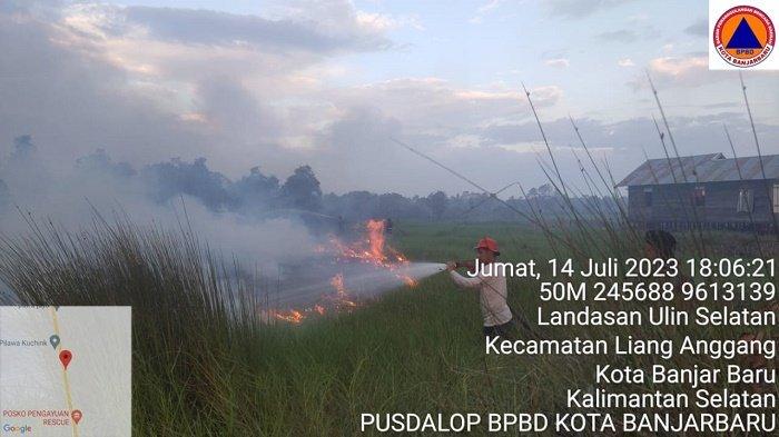 Api Kembali Bakar Lahan Gambut di Lianganggang, BPBD Banjarbaru Perkirakan 15 Hektare Hangus ...