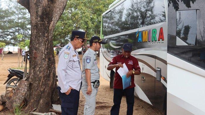 BPTD Kalsel Sidak ke Pantai Batakan Lakukan Rampcheck Bus Wisata, Ini ...