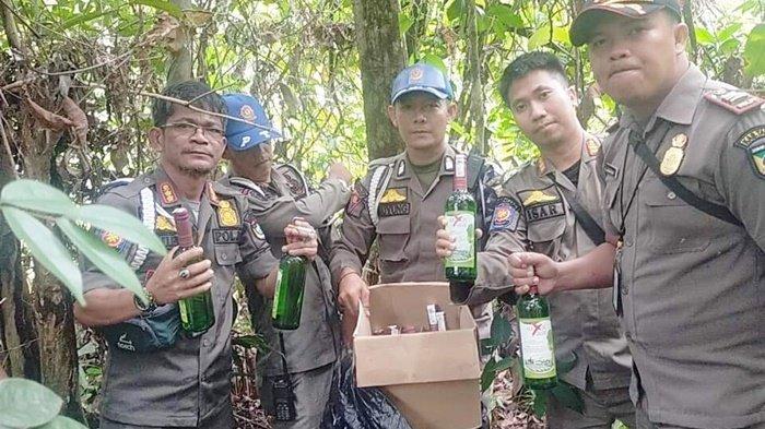 Petugas Satpol PP Kabupaten Tala Temukan Botol Minuman Keras di Semak, Pemilik Mengaku Cuma ...