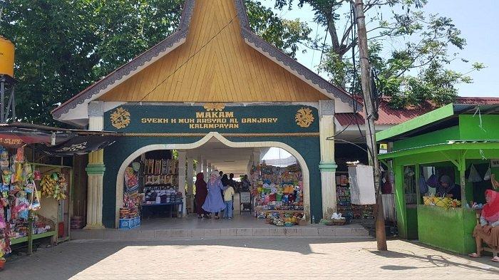 Resmi Dibuka, Kubah Makam Datu Kelampayan di Astambul Kalsel Ramai ...