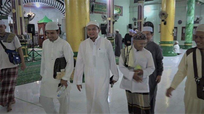 I’tikaf di Masjid Ar Raudhah, Pj Bupati HSS Akui Aktifitas Ramadan ...