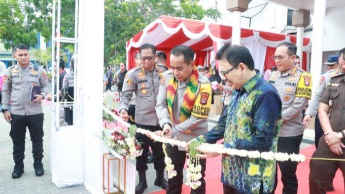 Polda Kalsel dan Polresta Banjarmasin Gelar Baksos Sekaligus Penanaman Pohon di UIN Antasari ...