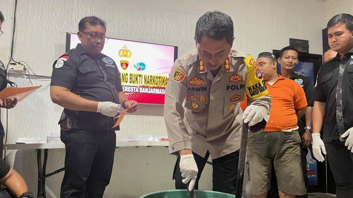 164 Gram Sabu Dicampur dengan Deterjen, Polresta Banjarmasin Musnahkan ...