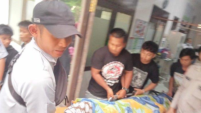 BREAKING NEWS Wisatawan Asal Kapuas Tewas Tenggelam di Air Terjun ... BREAKING NEWS Wisatawan Asal Kapuas Tewas Tenggelam di Air Terjun ...