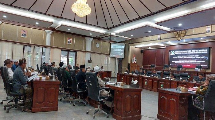 Matangkan Pembahasan Raperda Pesantren, Pansus Dewan Gelar RDPU ...