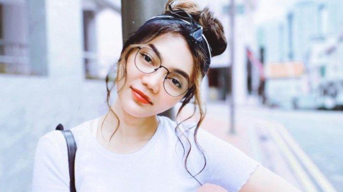 Tak Mau Punya Anak, Rina Nose Balas Menohok Netizen yang Mencemooh ...