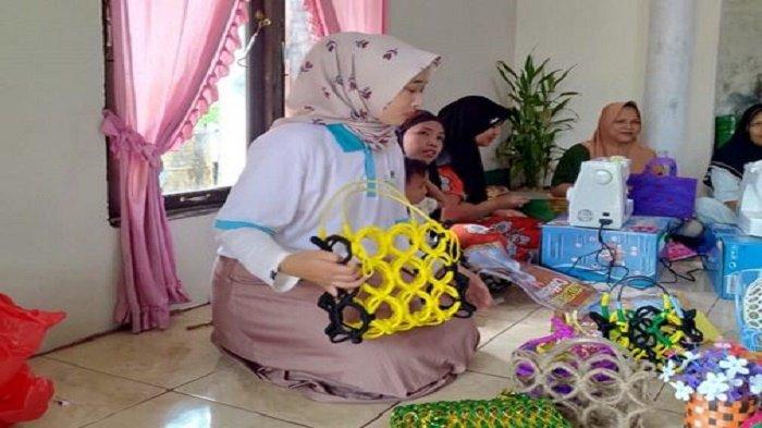 Peran Aktif Srikandi UBP Barito Dalam Mendukung Program CSR ...