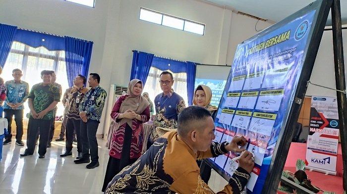 Tanggap Ancaman Narkoba, 8 Kades Tandatangani Komitmen Bersama Dukung Desa Bersinar Program BNNK ...